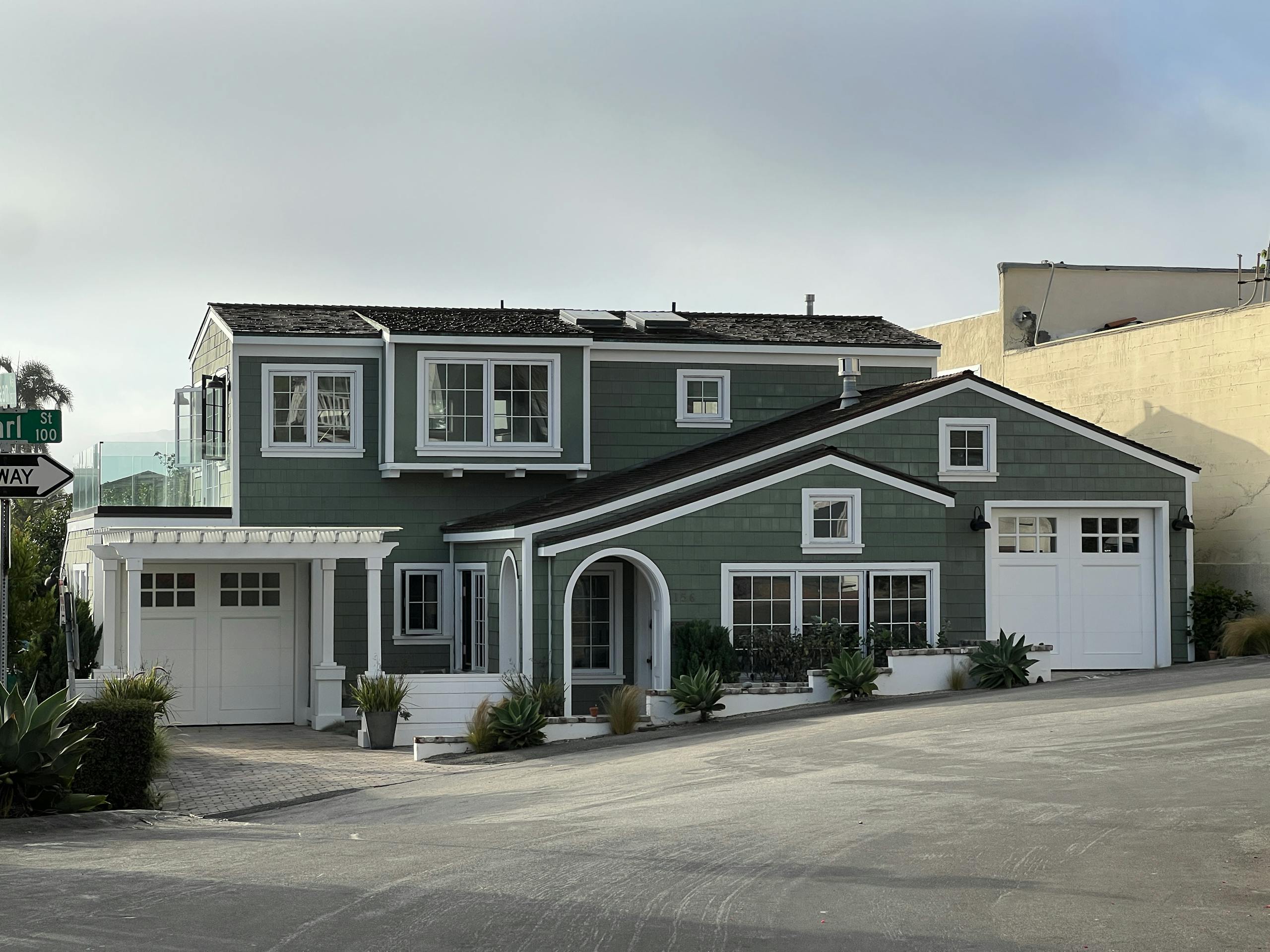 Tilt-Up Garage Doors - Garage.com